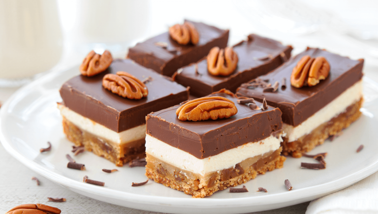 Easy no-bake cheesecake chocolate pudding bars recipe - A Dash of ...